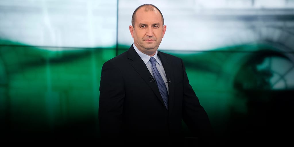 Rumen Radev zboară între MiG și D.N.A.: Nimic despre Rusia, model ...