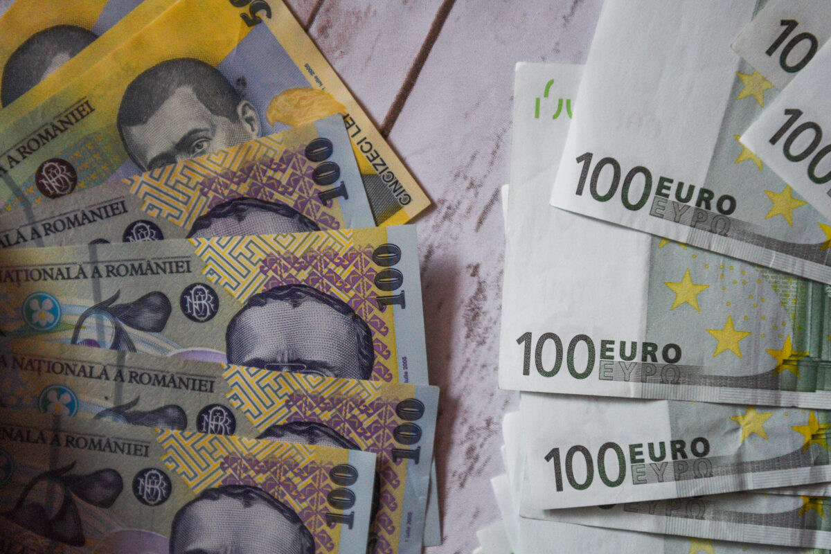 BREAKING Euro a ajuns la 5,09 lei, un nou record istoric negativ