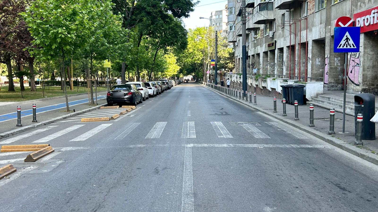 Locurile de parcare de pe strada Mircea cel Bătrân vor fi mutate pe ...