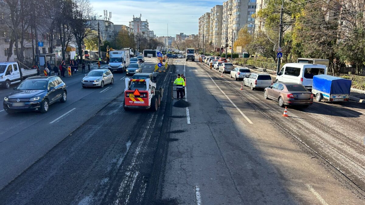 Lucrări de asfaltare pe strada Dezrobirii din Constanța